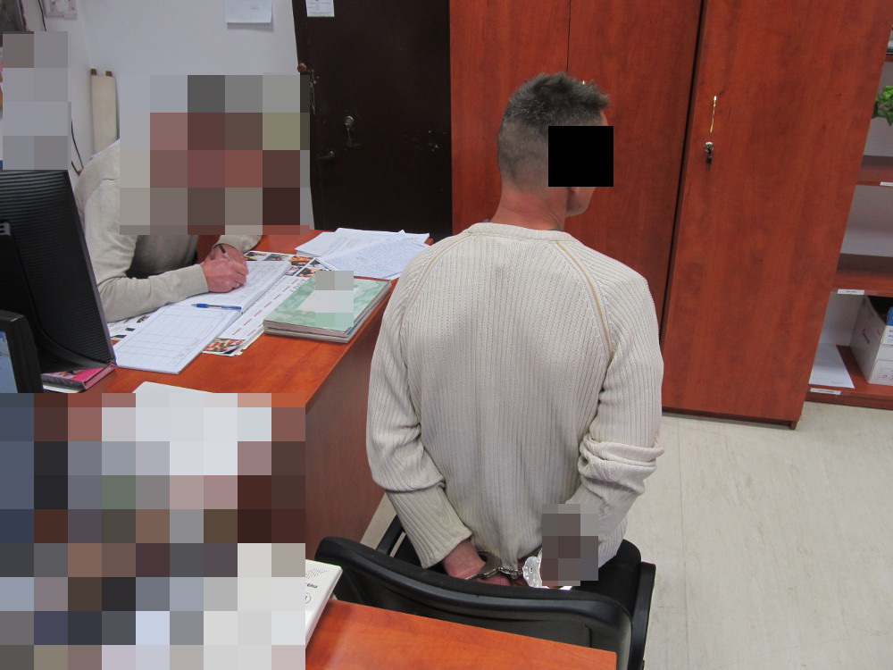 Zadał cios młotkiem, trafił do aresztu na trzy miesiące - Aktualności - KRP VI – Białołęka ...